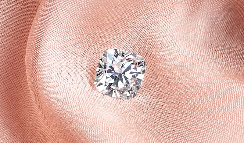 Explore Cost-Effective Cushion Cut Lab Diamond | With Clarity
