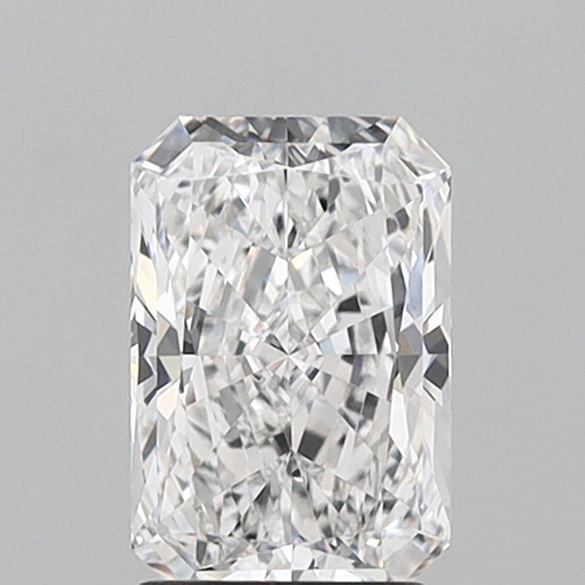 2.0 Carat Radiant Lab Diamond – With Clarity
